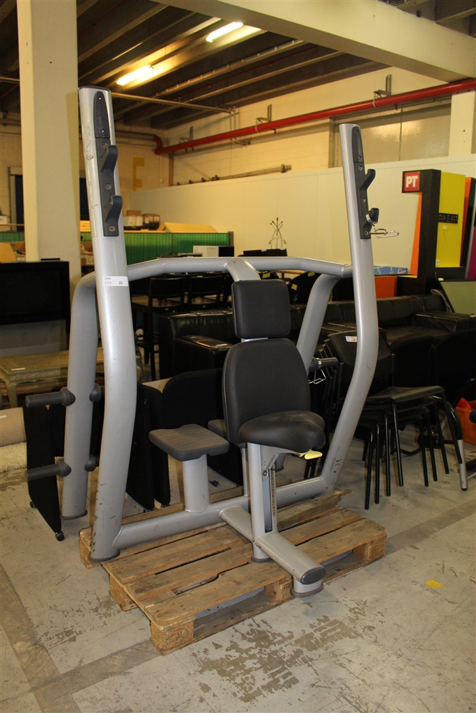 TECHNOGYM SELECTION SHOULDER BENCH-Vállból Nyomó Pad(rúd nélkül) 150. ...