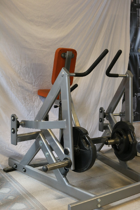 PLATE LOADED ISO-LATERAL ROWING :: EDZŐGÉPEK